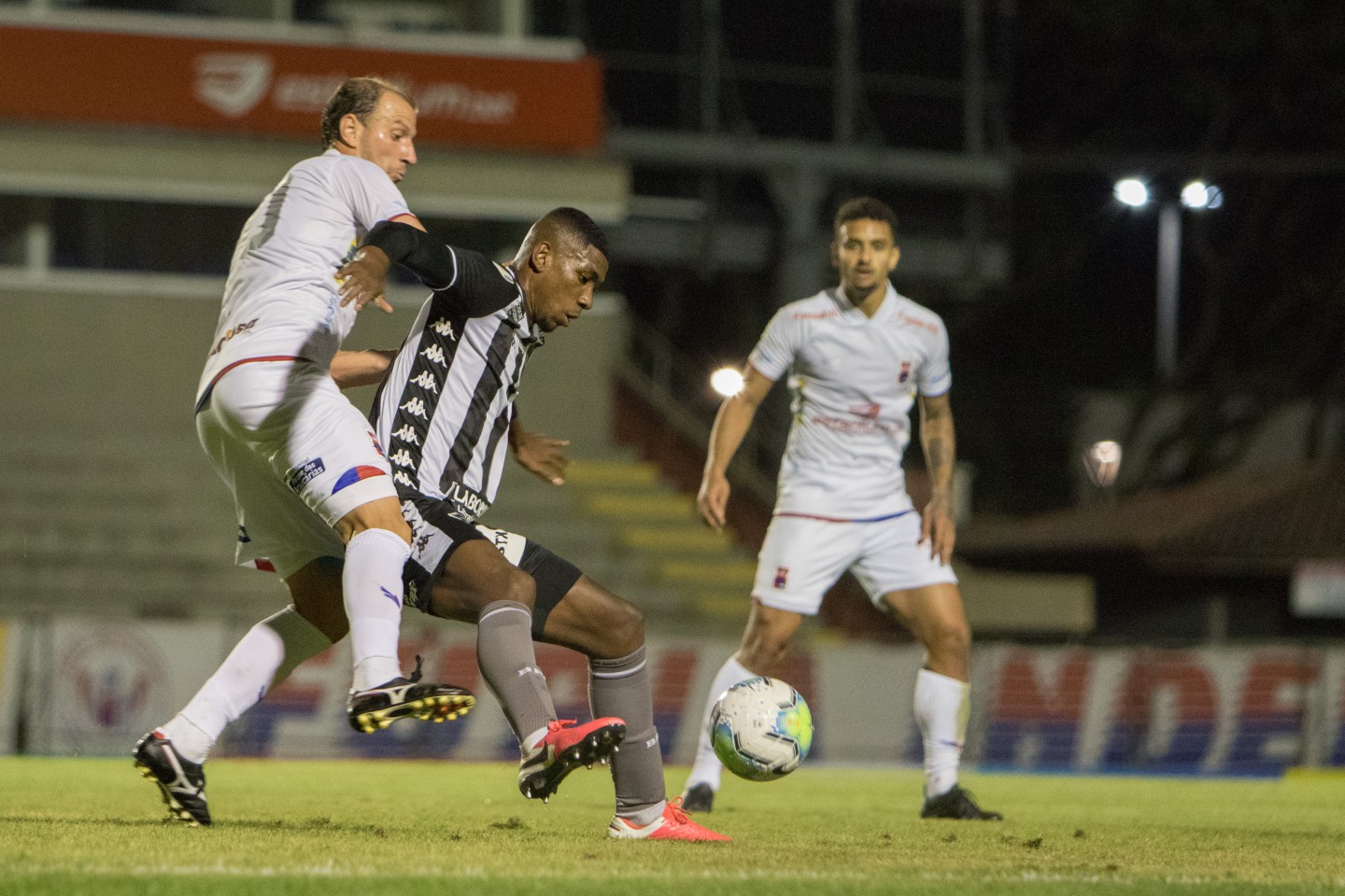 Botafogo vence, elimina o Paraná e avança na Copa do Brasil - TC Online