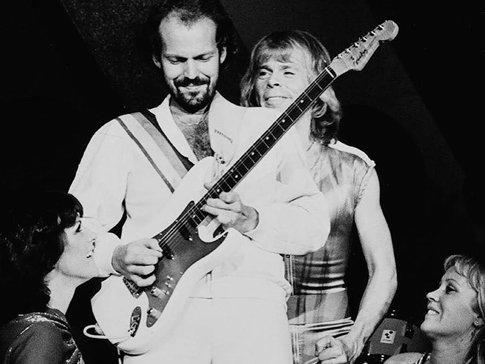 Morre Lasse Wellander aos 70 anos, guitarrista da banda Abba - TC Online